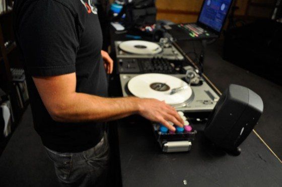 The Perfect 25-Cent Controller Stand - DJ TechTools