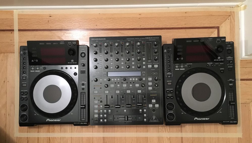 DIY: How To Build A Light Up DJ Booth - DJ TechTools