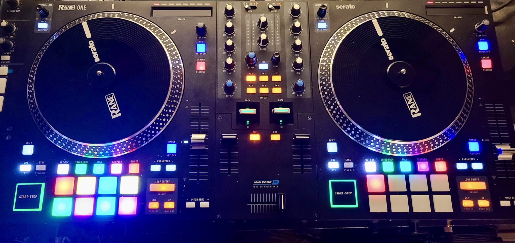 Rane ONE first look review: the Rane feeling in a all-in-one DJ ...