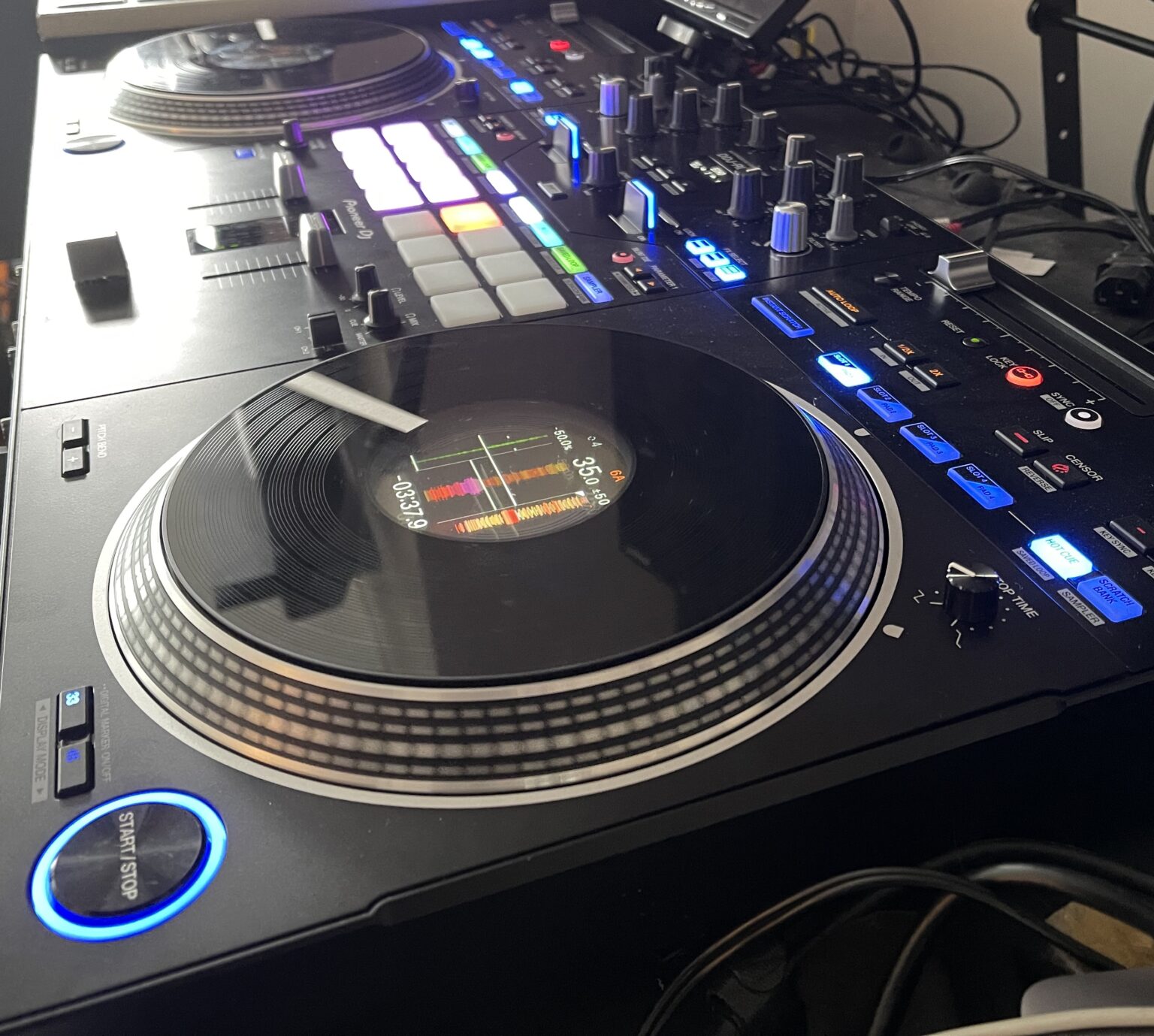Pioneer DJ’s DDJ-REV7: is this finally the Pioneer DJ revolution we ...