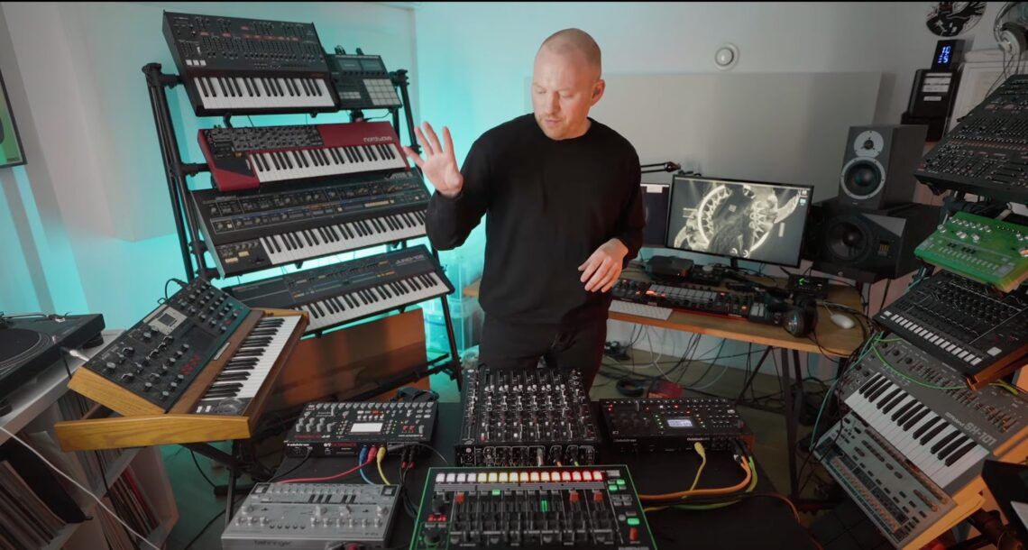 How I Play: Hybrasil's DAWless live techno setup - DJ TechTools How I Play: Hybrasil's DAWless live techno setup - DJ TechTools
